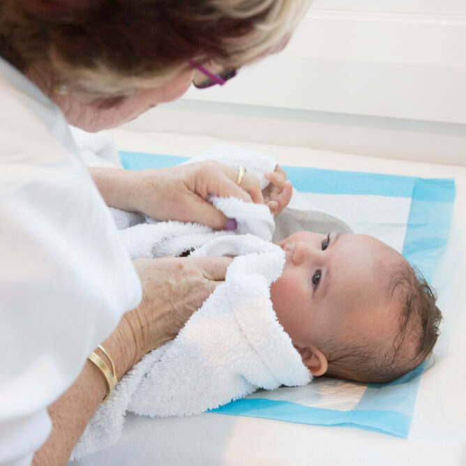 Video: Baby Settling Tutorial - Dorothy Waide